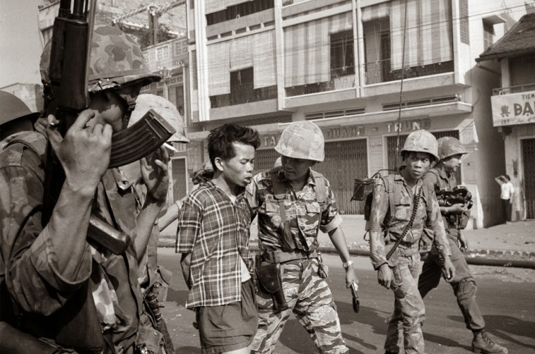 The Story behind the famous “Saigon Execution” Photo – CherriesWriter ...