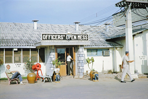 Easy Living in a Hard War: Behind the Lines in Vietnam – CherriesWriter ...