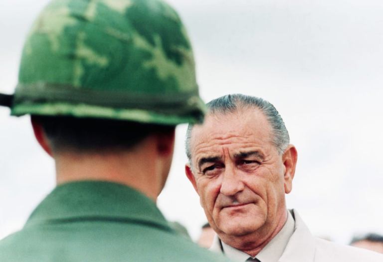 Rare Photos From The Vietnam War Brought To Life With Color ...