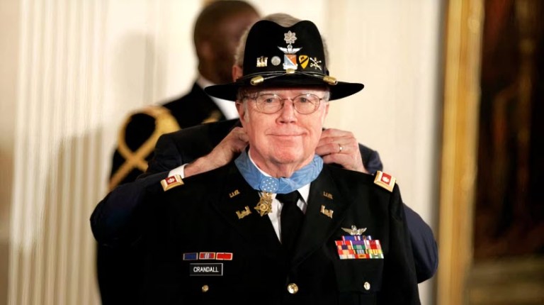 Bruce Crandall, Medal of Honor Pilot Who Flew 22 Rescue Missions at Ia ...